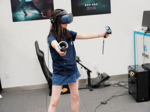 沉浸在最真实的虚拟世界：HTC Vive Cosmos现场体验 - 热点科技 - ITheat.com