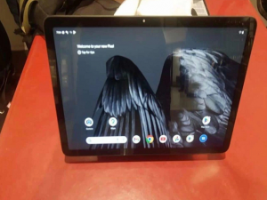 谷歌Pixel平板电脑曝光，屏幕边款较宽，搭载自研芯片 - 热点科技 - ITheat.com