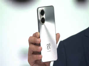 华为召开冬季全场景新品发布会，内置耳机的手表来了！ - 热点科技 - ITheat.com