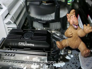 首款PCIe 5.0 SSD测试结果出炉：读写性能超10GB/s，风扇很吵 - 热点科技 - ITheat.com