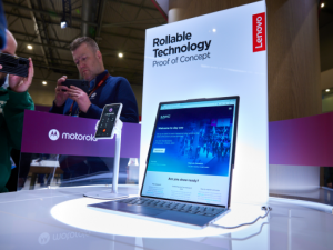 世界首款!联想集团推出卷轴屏笔记本概念原型 - 热点科技 - ITheat.com