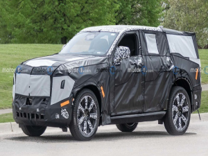 电动版凯雷德预告图发布 将搭载200kWh大电池！ - 热点科技 - ITheat.com