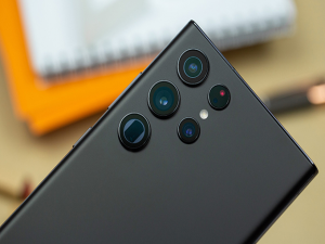 三星Galaxy S24 Ultra支持5倍光学变焦，屏幕无挖孔+极窄边框 - 热点科技 - ITheat.com