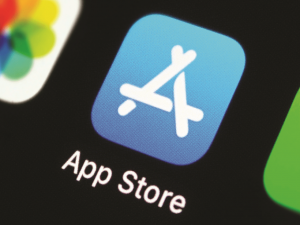 说好的iPhone安全呢？前有丈母娘被骗万元，现有涉黄APP伪装上架 - 热点科技 - ITheat.com