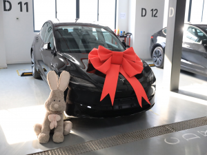 直击特斯拉Model 3焕新版国内交付，全流程十足惊喜！ - 热点科技 - ITheat.com