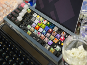 CES2024丨佳达隆磁轴风暴席卷CES，双轨设计震撼现场 - 热点科技 - ITheat.com