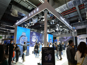 华为WATCH Ultimate亮相上海国际潜水展，获专业人士高度认可 - 热点科技 - ITheat.com