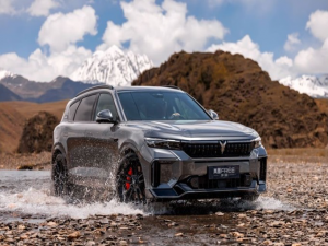 满油满电近1500公里！岚图FREE 318，带你奔向诗和远方 - 热点科技 - ITheat.com