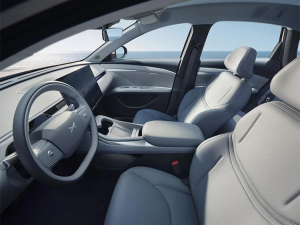 小鹏MONA M03内饰官图发布，将于8月正式发布 - 热点科技 - ITheat.com