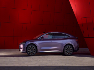 余承东预热智界R7：鸿蒙智行首款轿跑SUV，8月26日亮相 - 热点科技 - ITheat.com