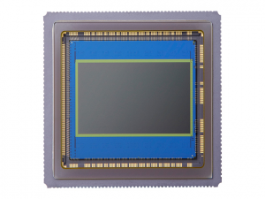 佳能正面刚索尼，推出电影级CMOS传感器 - 热点科技 - ITheat.com