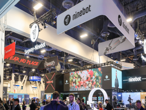 张朝阳都来体验！九号公司亮相CES，聚焦智能短交通与服务机器人 - 热点科技 - ITheat.com