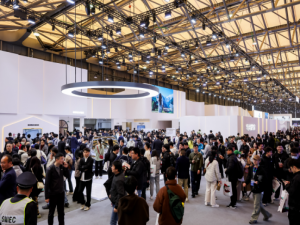 在AWE2025体验AI高智感生活，华为鸿蒙智家引领空间智能产业新风尚 - 热点科技 - ITheat.com