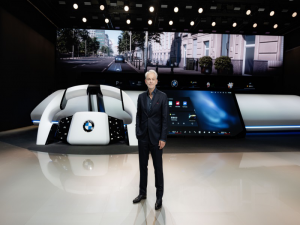 BMW首创全景iDrive涵盖众多“黑科技”，全新交互界面重新定义人机交互 - 热点科技 - ITheat.com