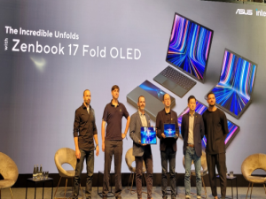 9月7日华硕秋季发布会震撼推出全球首款17.3英寸折叠OLED笔记本 - 热点科技 - ITheat.com