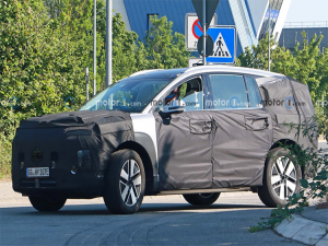 现代IONIQ 7谍照曝光：定位纯电七座SUV 支持800V快充 - 热点科技 - ITheat.com